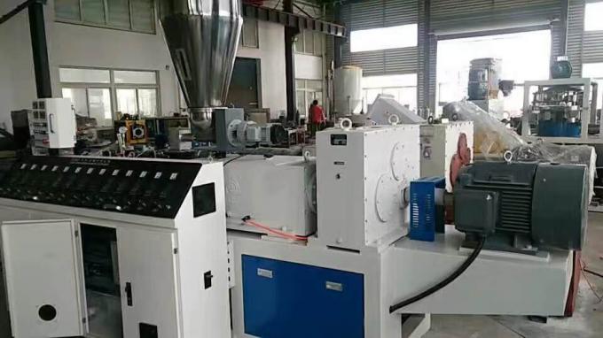 SJ75 Single Screw Extruder For Extruding Pipes And Sheets