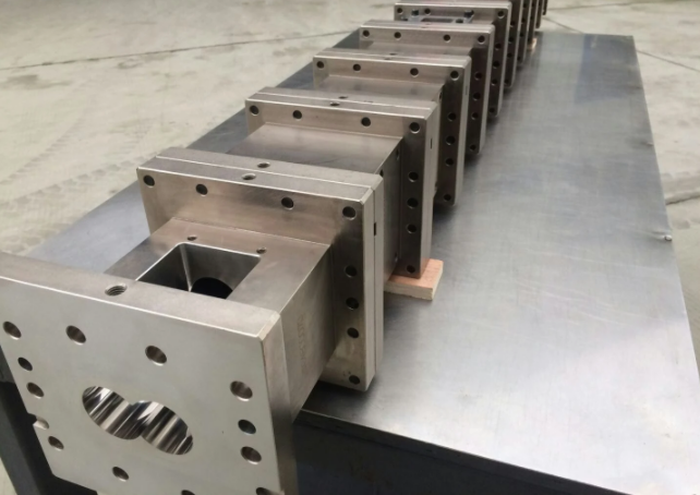 Twin Screw Extruder Barrel For Leistritz In Polymer Processing Applications