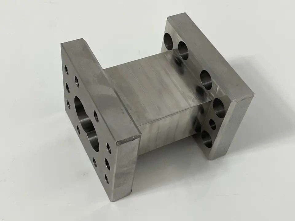 Screw Elements And Barrel Section For Parallel Twin Screw Extrusion